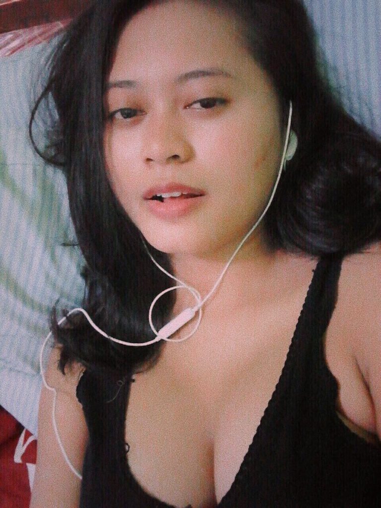 100 Foto Abg dan Tante Pamer Toket Terbaru - TanteMalam